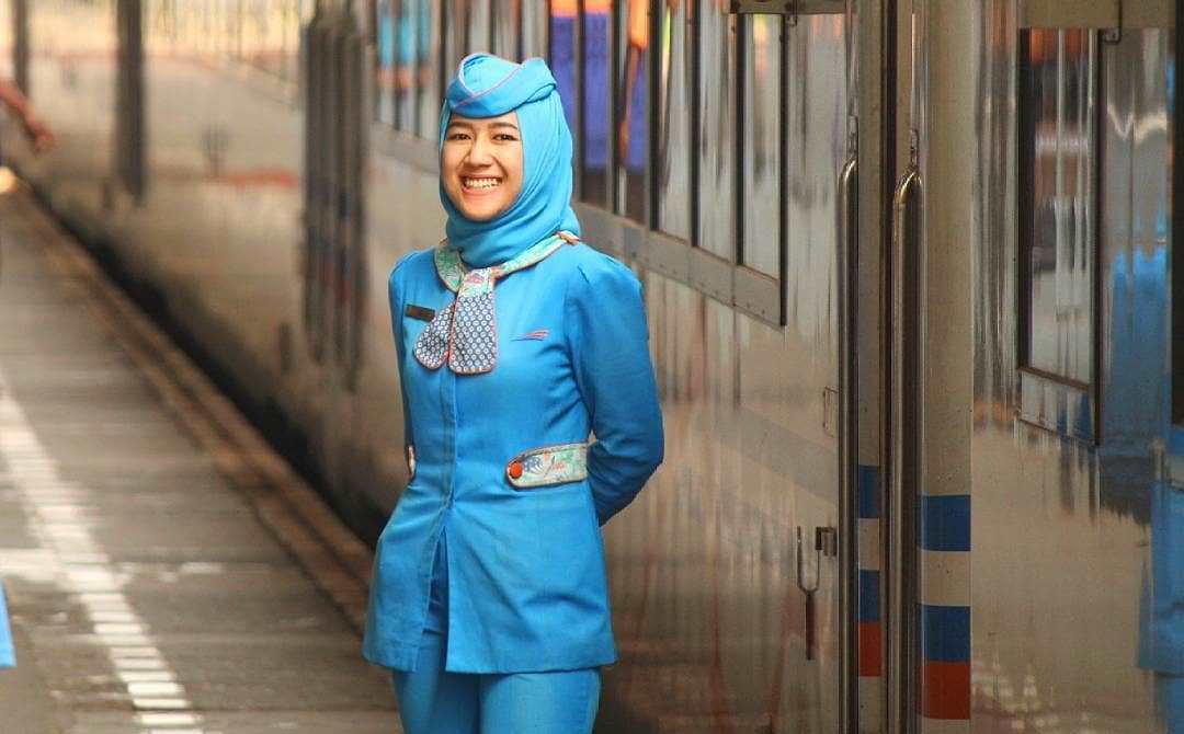 Apa Saja Tugas Pramugari Kereta Api? - TopCareerID