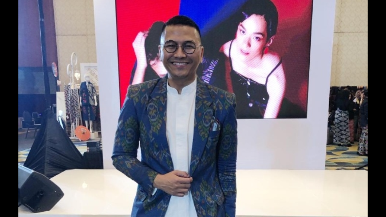 Tips Fashion Hingga Rahasia Awet Muda Ai Syarif - TopCareerID