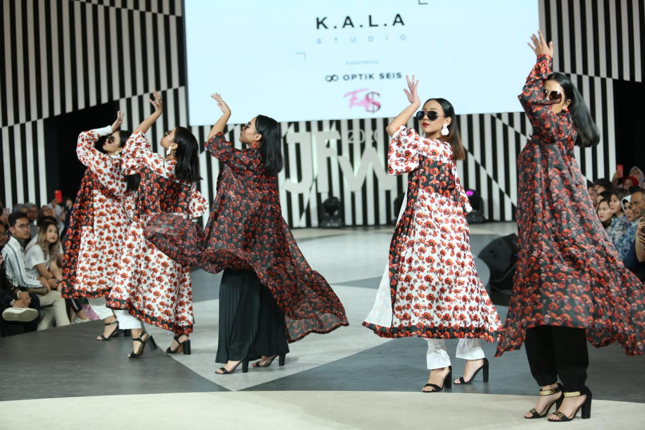 K.A.L.A Studio Hadirkan Ragam Busana Kasual Bercorak Bunga - TopCareerID