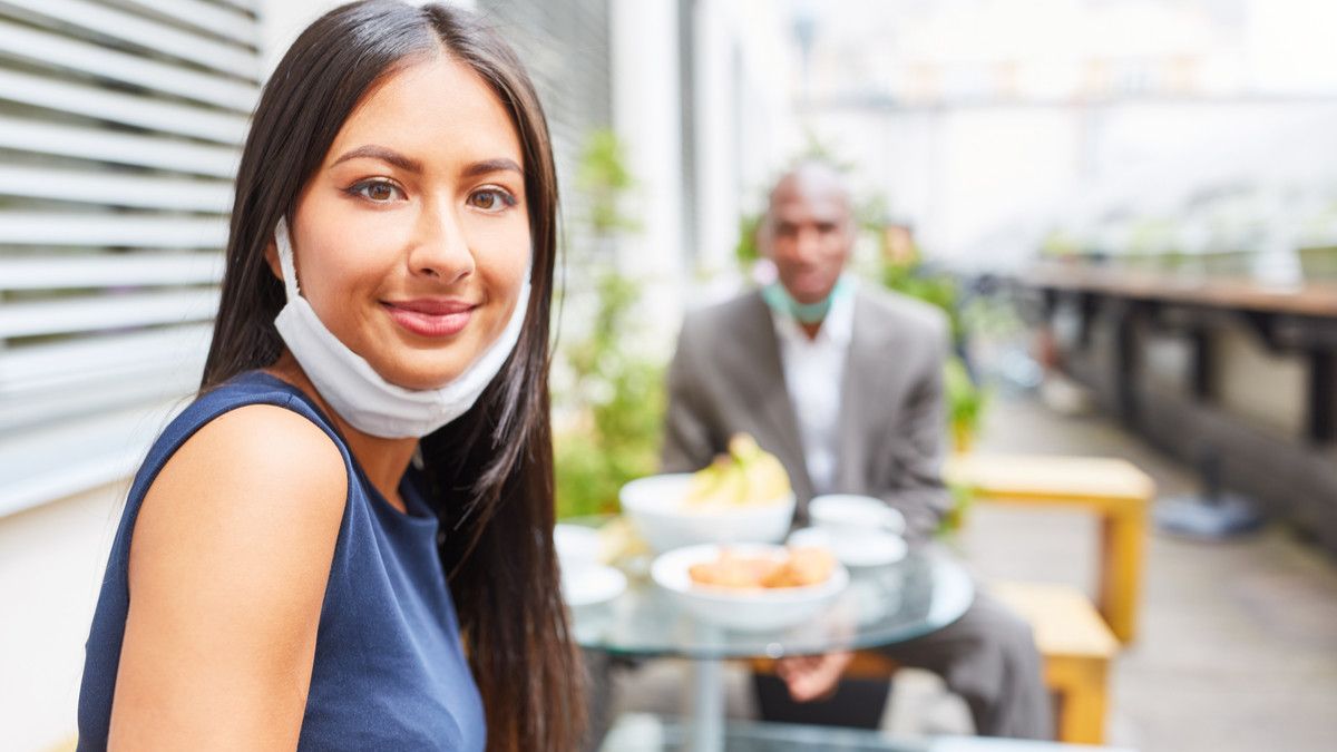 Saran Pemerintah, Jangan Turunkan Masker ke Dagu - TopCareerID