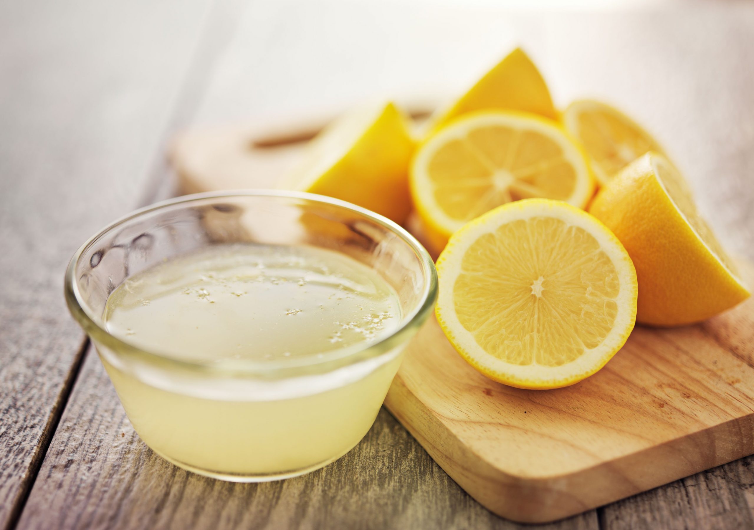 Suka Minum Air Perasan Lemon? Ini Manfaatnya (Bagian 2) - TopCareerID